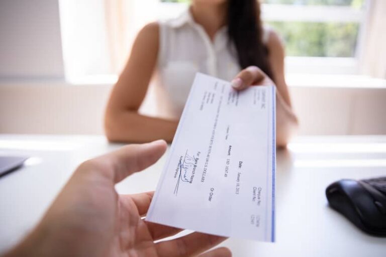 Check Cashing vs Bank Deposits: Which Option Is Right for You - Stans Tips